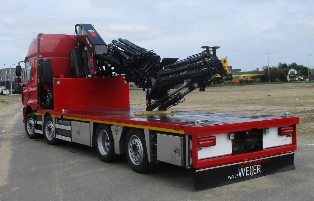 Open carrosserie met een Hiab X-HIPRO 548E-7 autolaadkraan en een ...