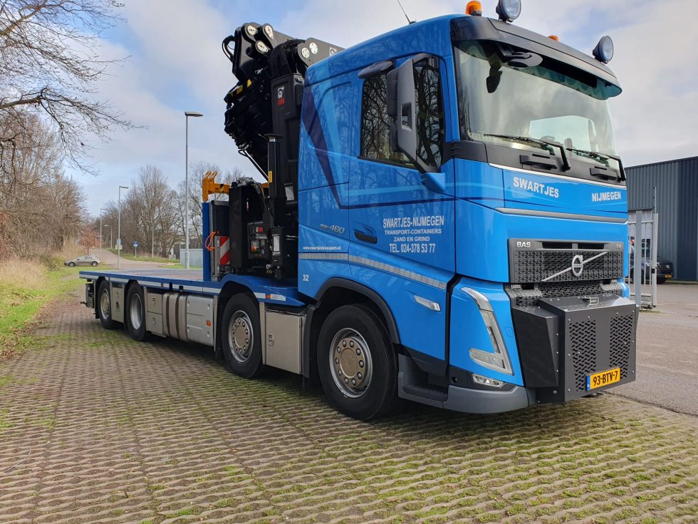 Volvo FH 8×2 W-floor met Hiab X-Hipro 638 autolaadkraan + 150×6 JIB ...